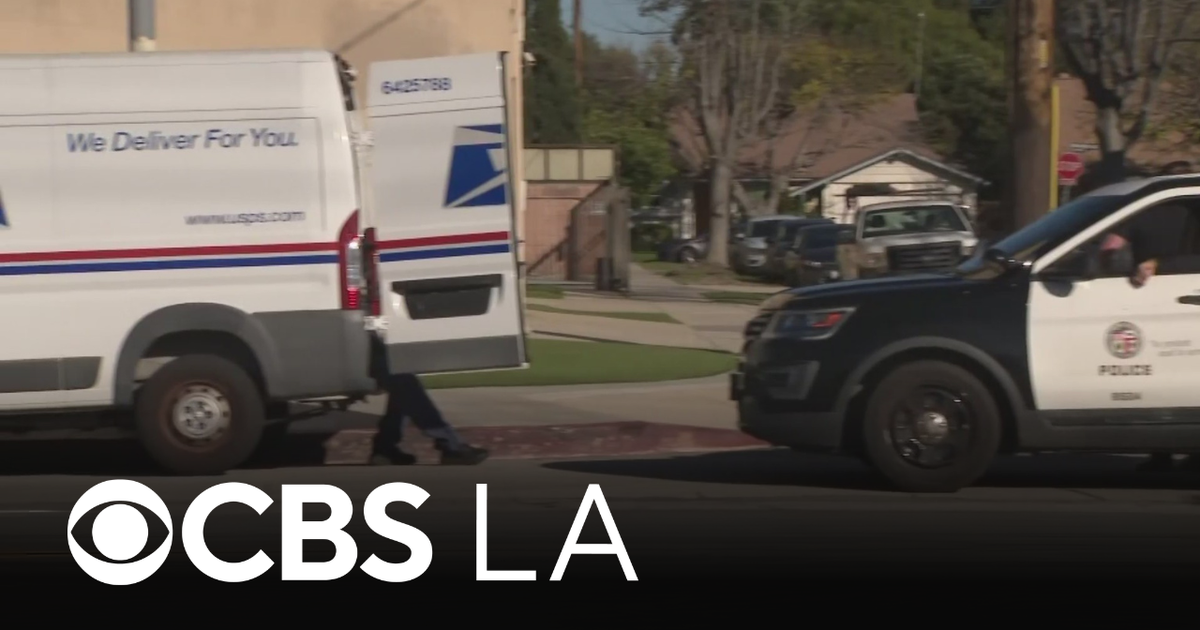 USPS worker robbed in Valley Glen - CBS Los Angeles