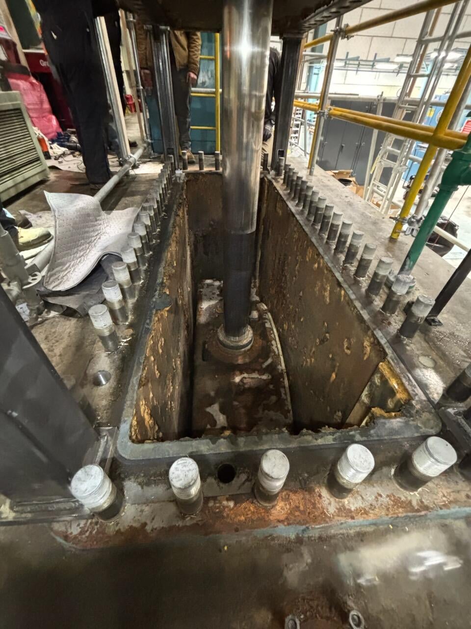 Largest dam at Colorado's largest body of water undergoes overhaul ...