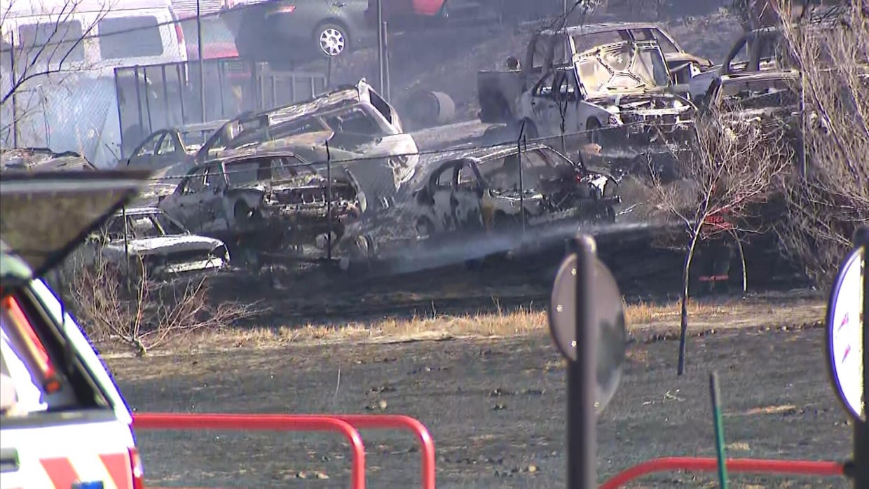 5 people suffer minor injuries in 10 acre fire in Thornton during ...