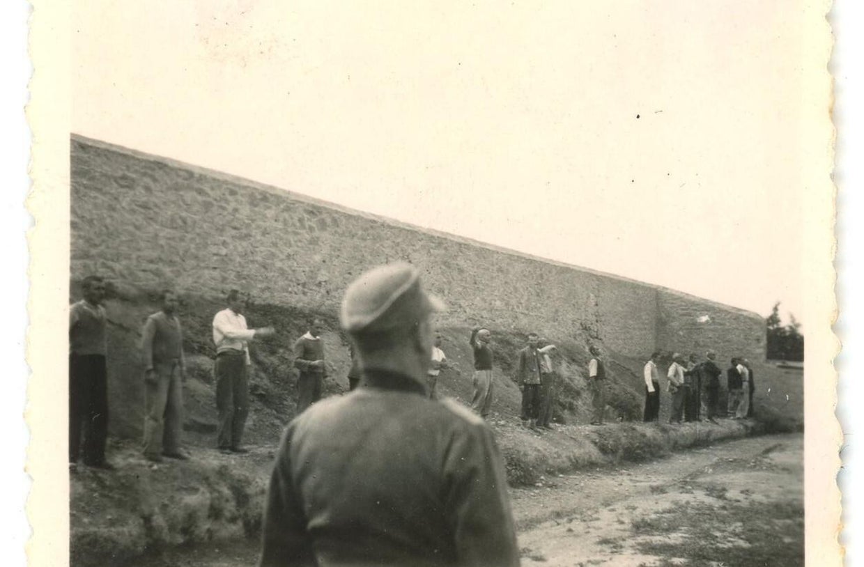 Photos showing last moments of men executed by Nazis acquired by Greece ...