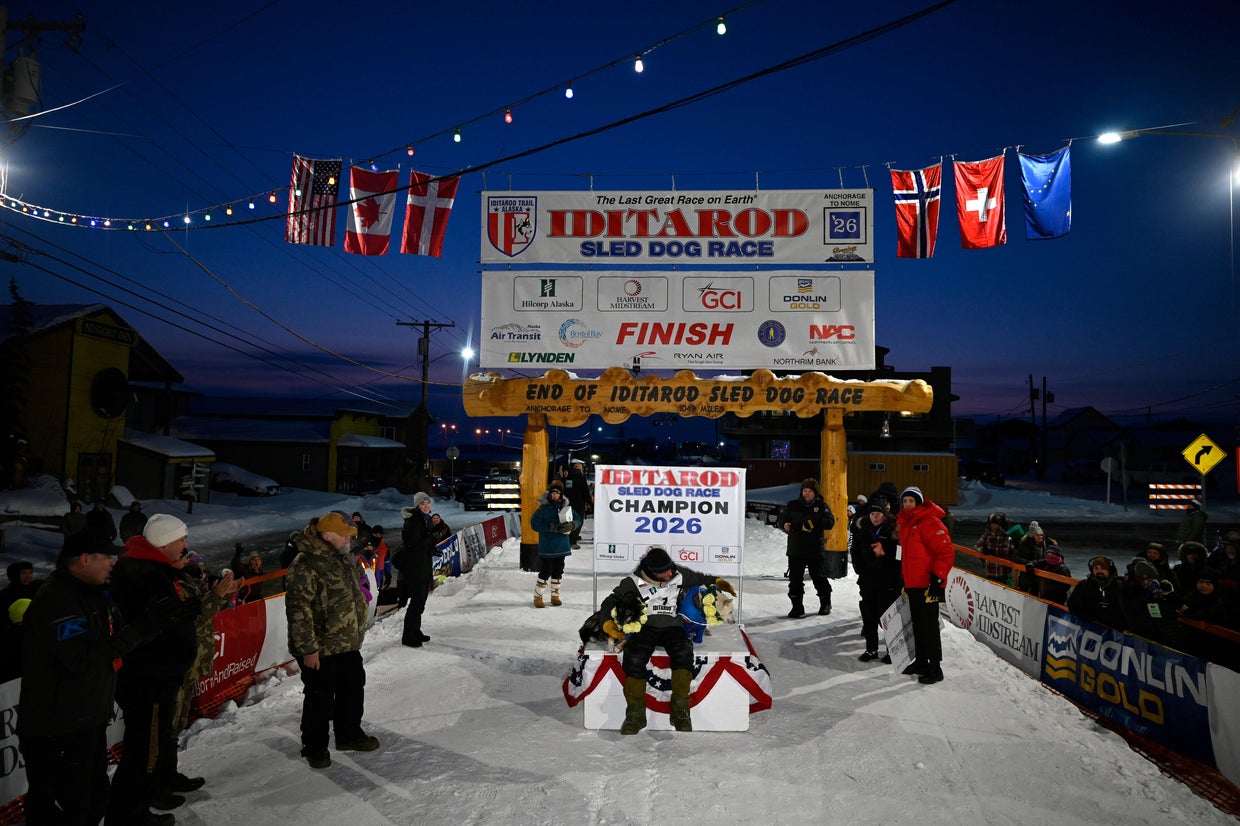 Former reality TV star Jessie Holmes wins Iditarod sled dog race again ...