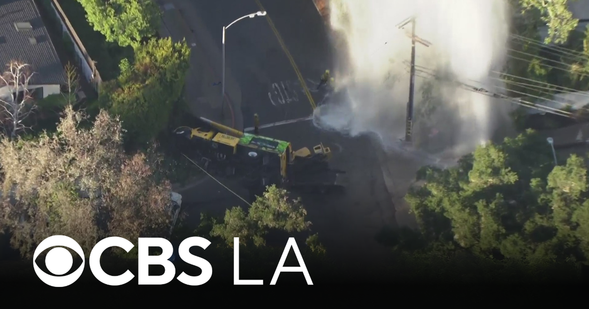 Fire hydrant sheared in Encino crash has water shut off after four ...