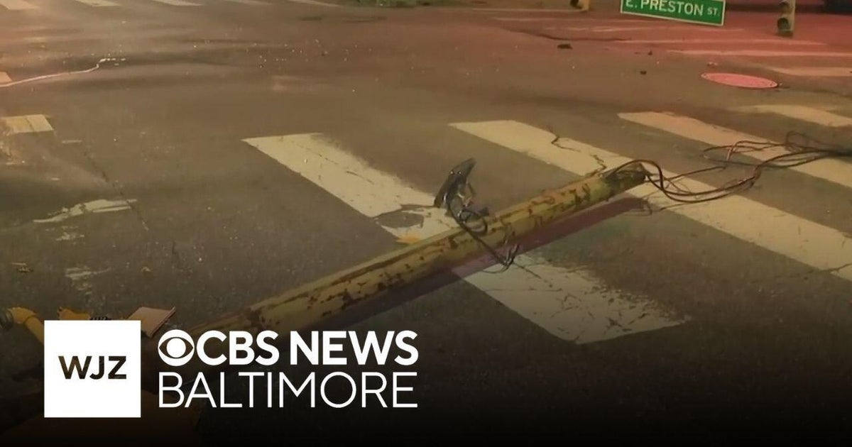 8 hurt after MTA bus crash in Baltimore - CBS Baltimore