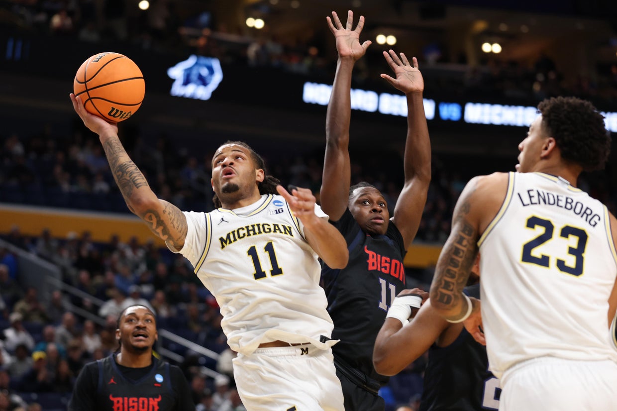 Michigan rolls past Howard 101-81 in first round of March Madness - CBS ...