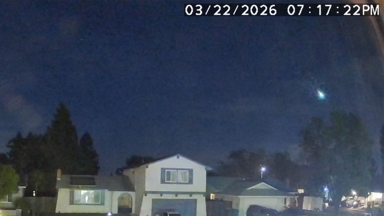Videos show bright fireball over Northern California sky Sunday - CBS ...