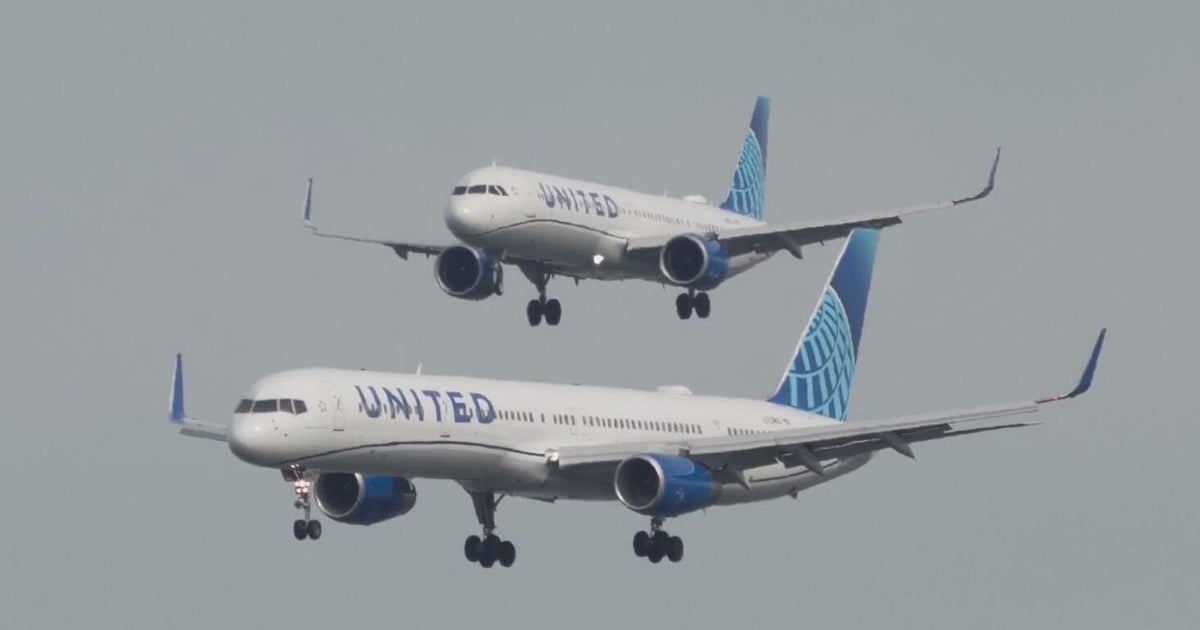 San Francisco airport plane spotters look to capture iconic parallel ...