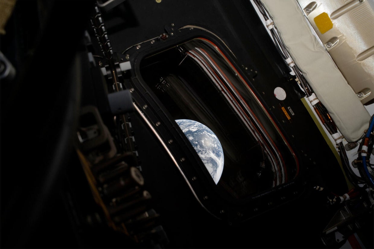 Moon-bound Artemis II astronauts enjoy a relaxed day in space ...