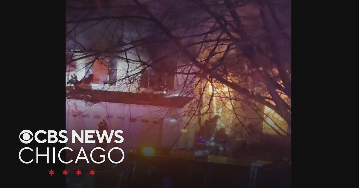 1 dead, 1 hurt in Streamwood house fire - CBS Chicago