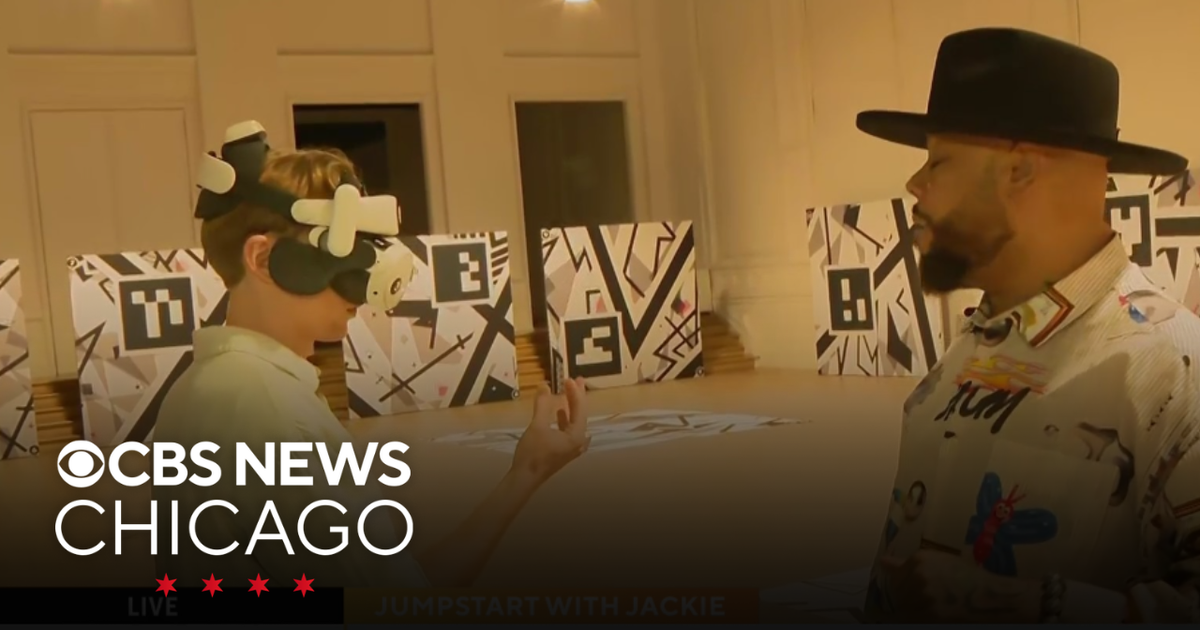 Board the Titanic with a VR experience - CBS Chicago