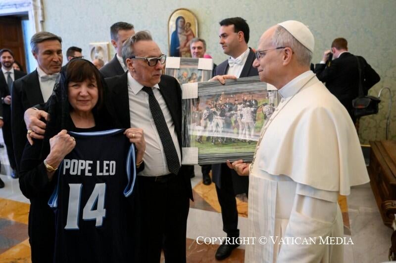 A South Jersey sports museum owner brought Pope Leo XIV gifts during a ...