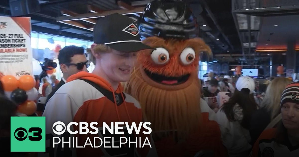 Fans rally behind Flyers ahead of a must win Game 4 - CBS Philadelphia