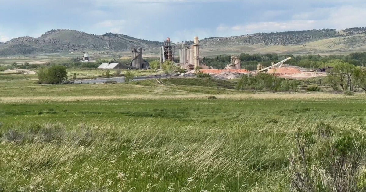 Boulder County reverses ruling, allowing cement plant to operate - CBS ...