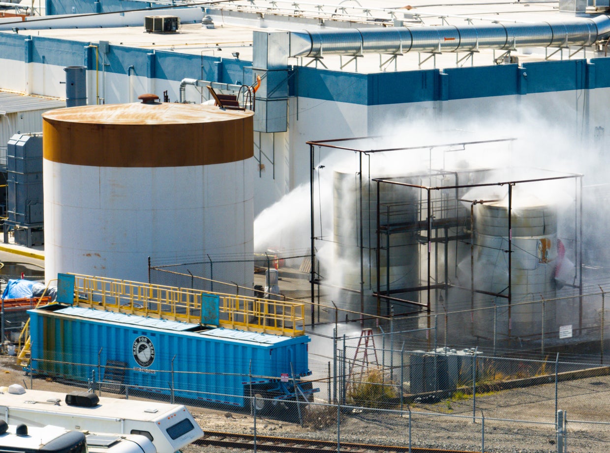 California residents near dangerous chemical tank forced to flee homes ...