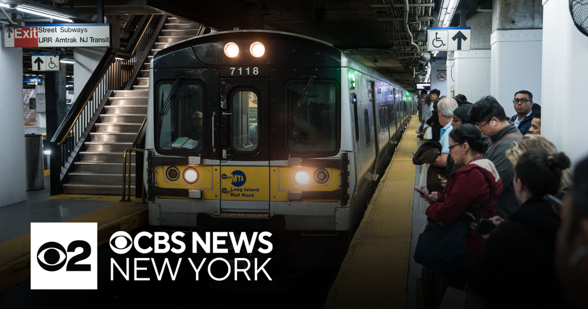 Fire in Penn Station tunnel suspends NJ Transit, LIRR services - CBS ...