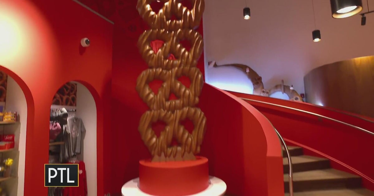 Getting an inside look at the Sarris Candies Factory! - CBS Pittsburgh