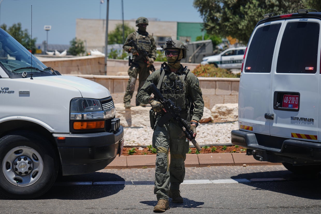1 dead, 5 injured after Palestinian man with Israeli citizenship opens ...