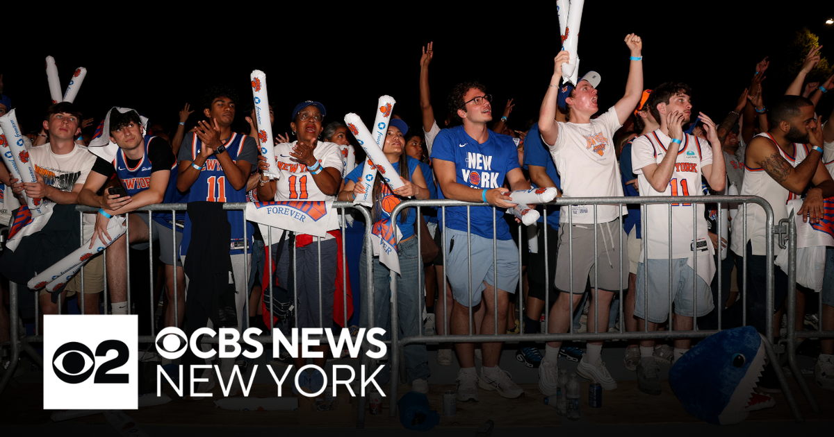 Knicks fans take to NYC streets to celebrate Knicks win | Team coverage ...