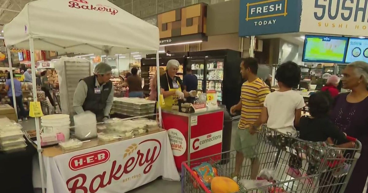 First H-E-B opens in Dallas County - CBS Texas